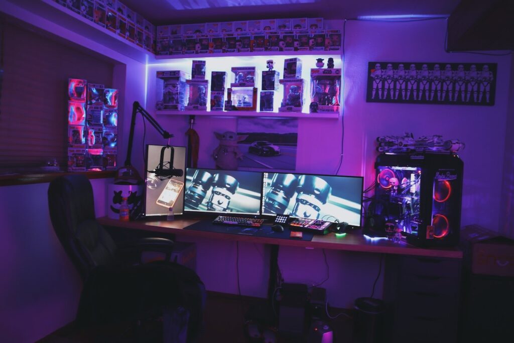 Best Desk Setup for Streamers | Online Degree Hero